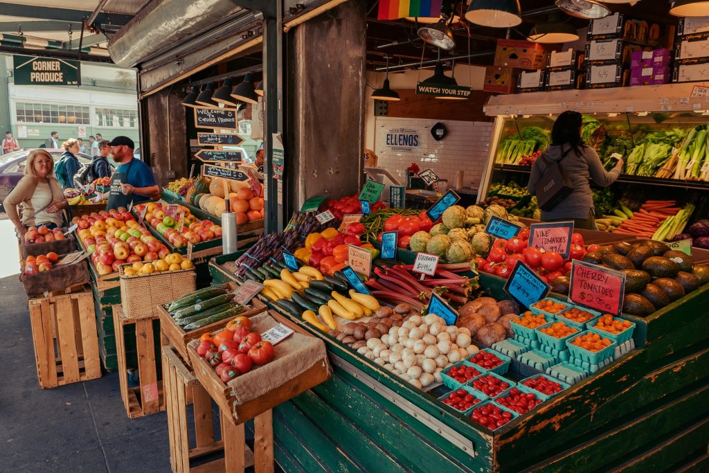 What is locally produced food? | Advantages and benefits